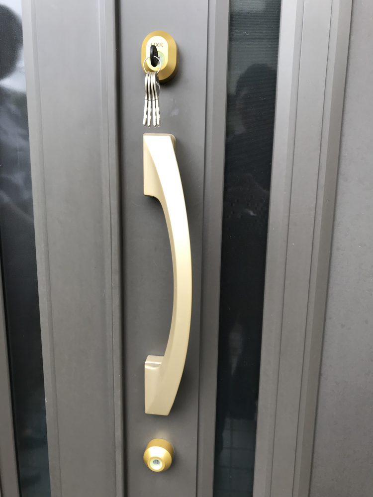 【高石市西取石】トステム TOSTEM プレナスII 『QDC-17+18+19』 扉厚33㍉ 8㍉ 工事事例｜大阪府堺市で鍵･防犯のことなら カギの救急車 鳳店