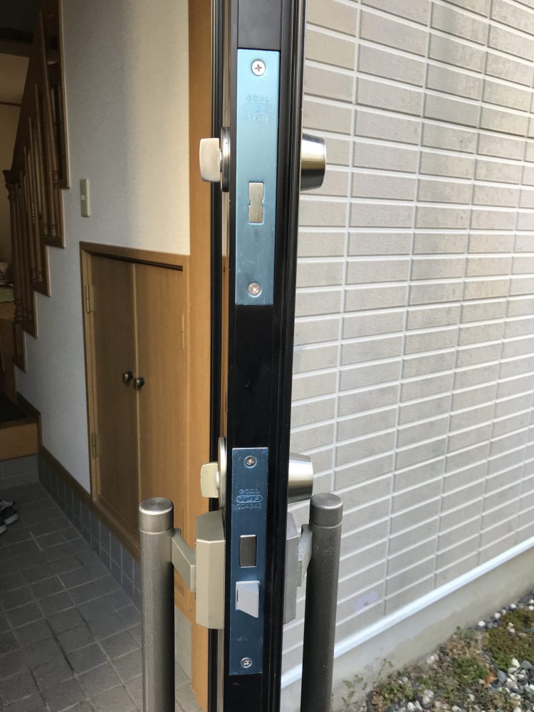 【岸和田市磯上町】TOSTEM トステム ポルト23 GOAL 【TGP QDA342】+【TGG QDA344】 戸締りできない 錠ケース交換 工事事例｜大阪府堺市で鍵･防犯のことなら カギ ...