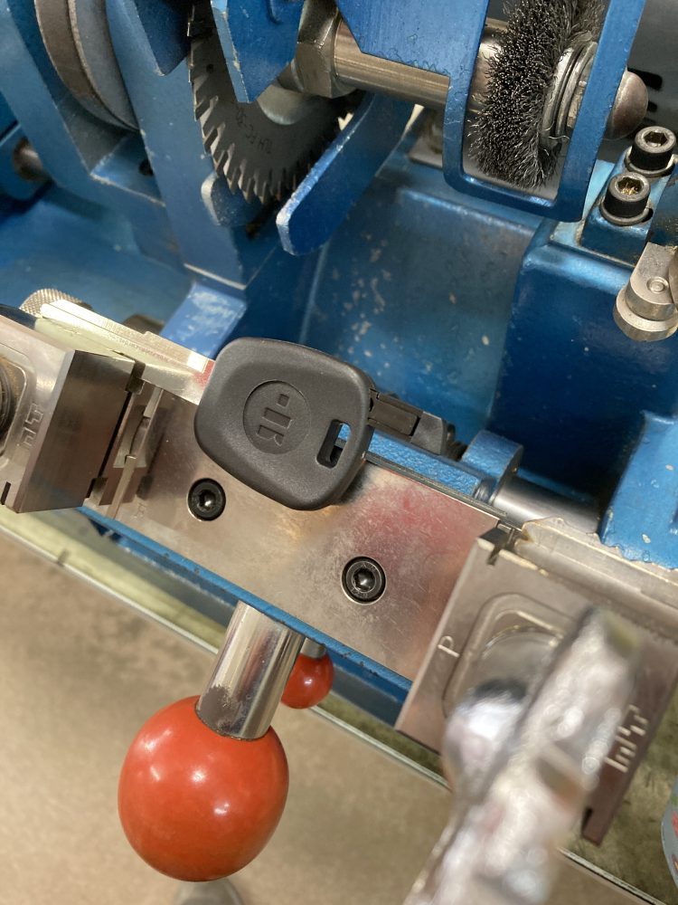 合鍵 ワゴンR イモビライザー付 M421 工事事例｜大阪府堺市で鍵･防犯のことなら カギの救急車 鳳店